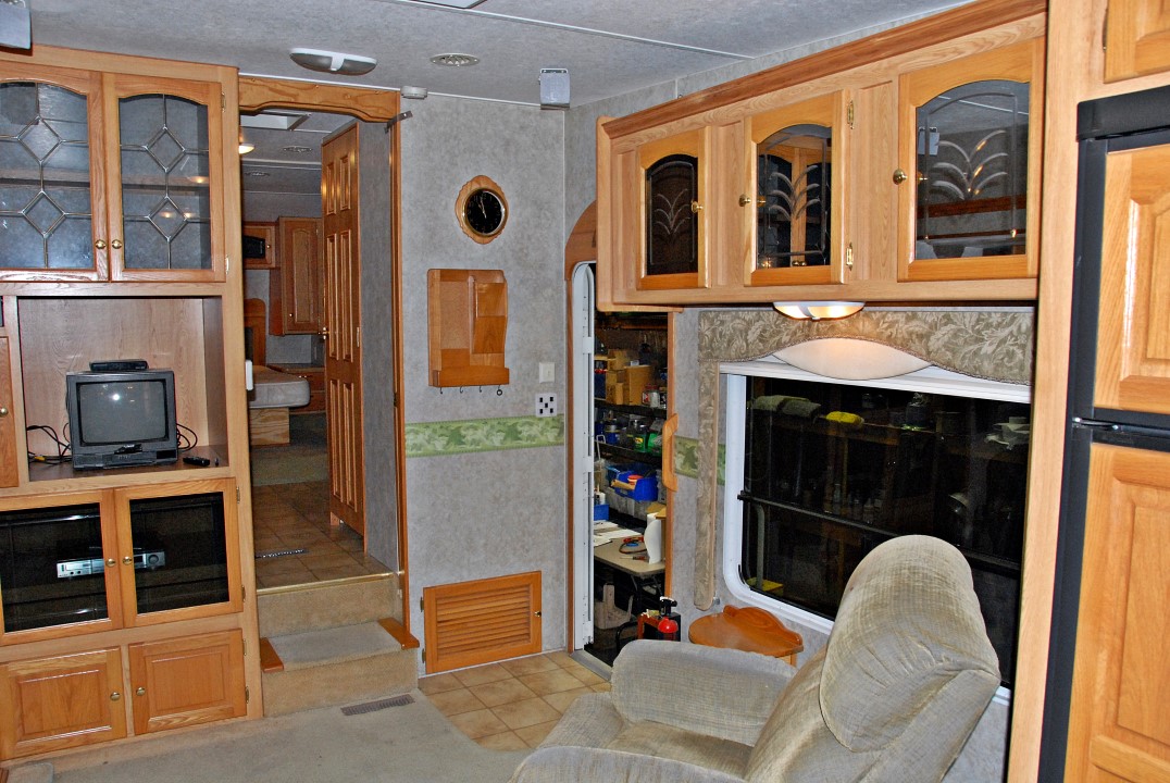 2004 Sunnybrook Titan 30RKFS Fifth Wheel