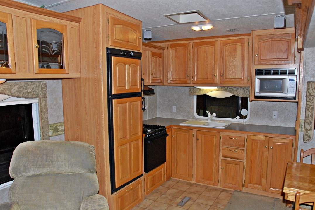 2004 Sunnybrook Titan 30RKFS Fifth Wheel