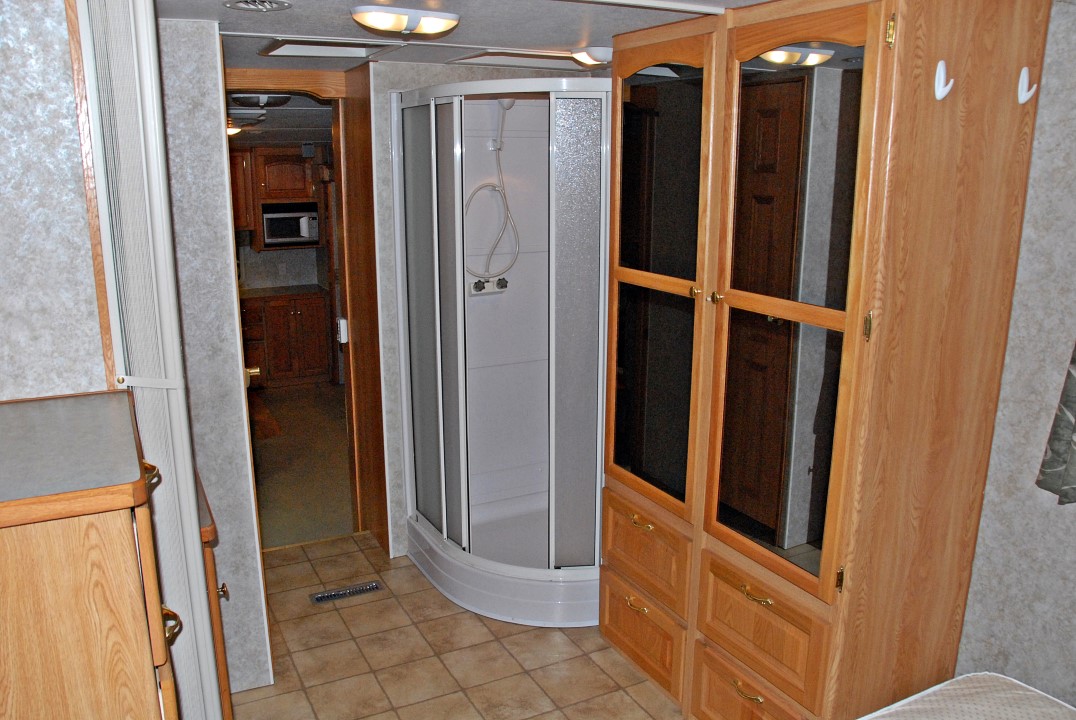 2004 Sunnybrook Titan 30RKFS Fifth Wheel