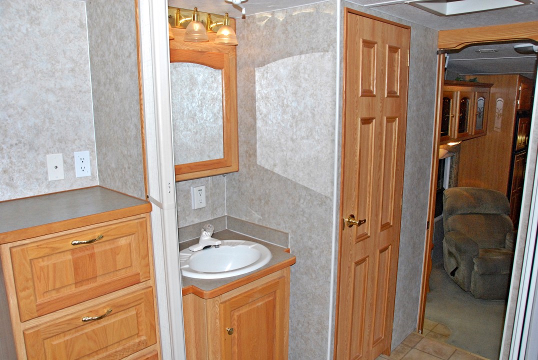 2004 Sunnybrook Titan 30RKFS Fifth Wheel