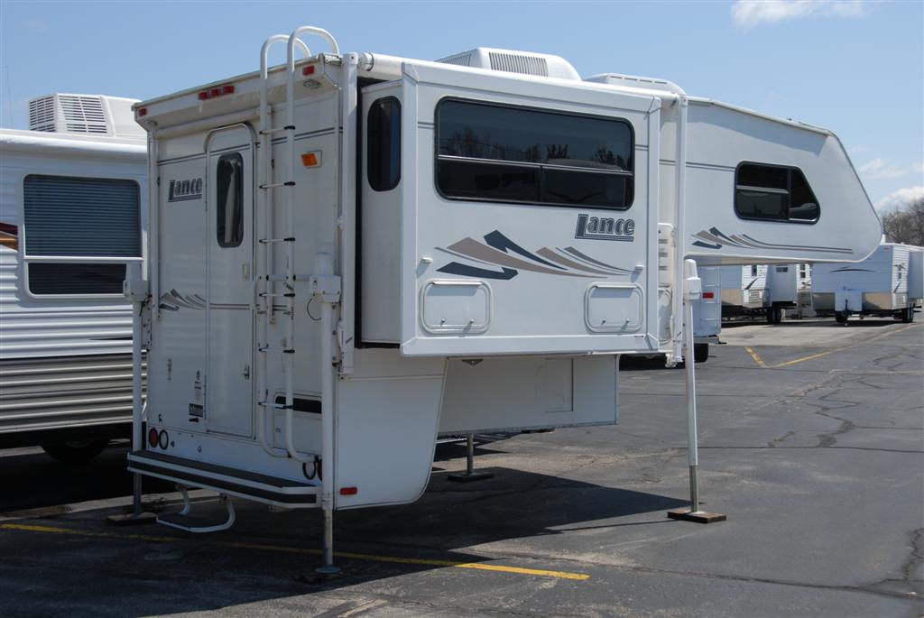 Modern RV Used Lance 821 Truck Camper Pictures
