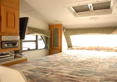 Modern RV Used Lance 821 Truck Camper Pictures